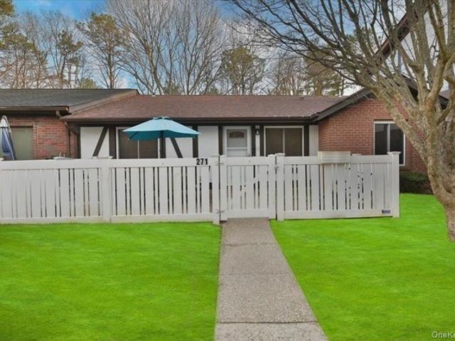 271 Birchwood Rd, Medford, NY 11763