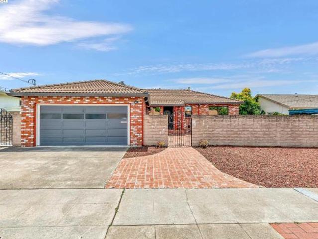 271 Goodrich St, Hayward, CA 94544