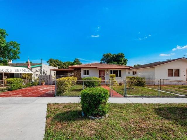 271 E 17th St, Hialeah, FL 33010