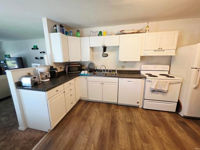 271 E Sunset Lane
