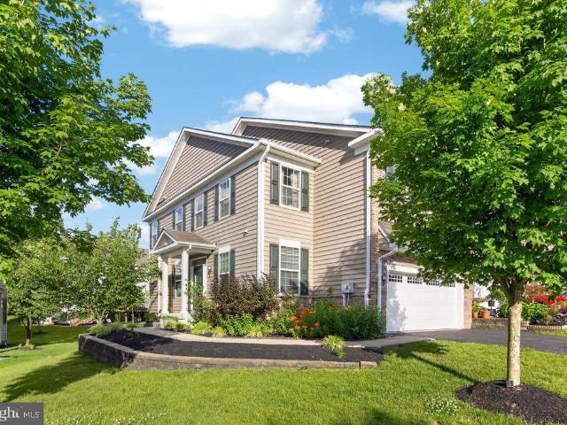 271 Fairfield Circle W
