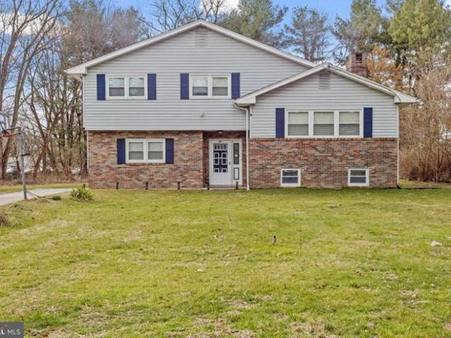 271 Fellowship Rd, Moorestown, NJ 08057