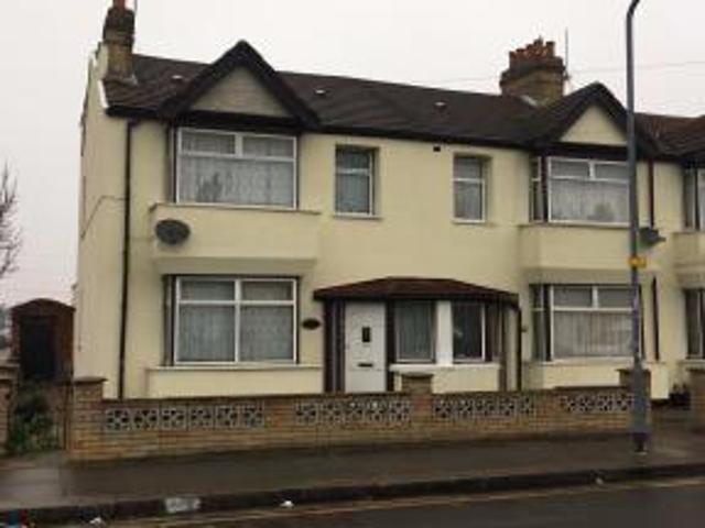 271 Kingston Road, Ilford IG1 2 bed flat to rent £1,750 pcm £404 pw