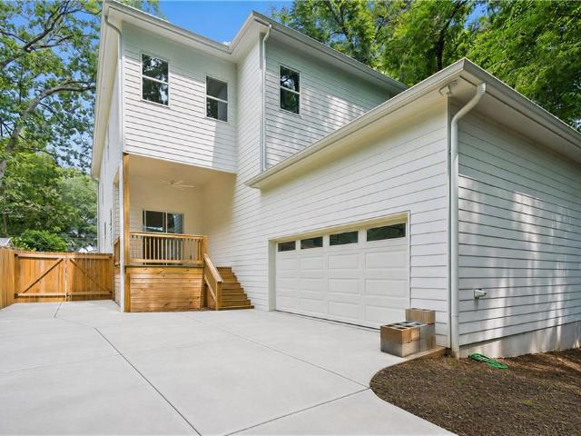 271 Haas Avenue SE