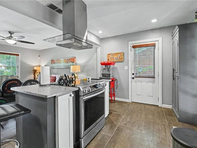 271 Oak Drive SE