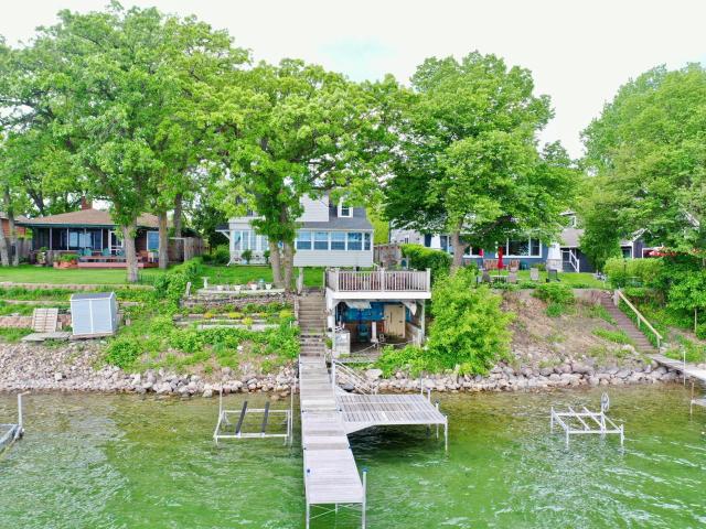 271 Lake Avenue N