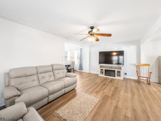 271 Lansdowne Ave