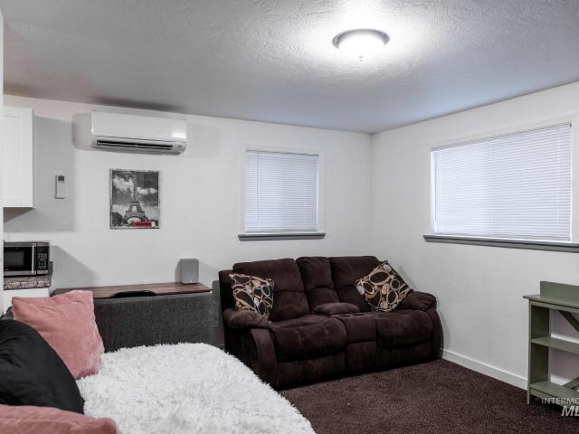 271 NW 7th Street