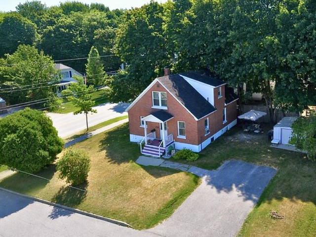 271 S Main St, Auburn, ME 04210