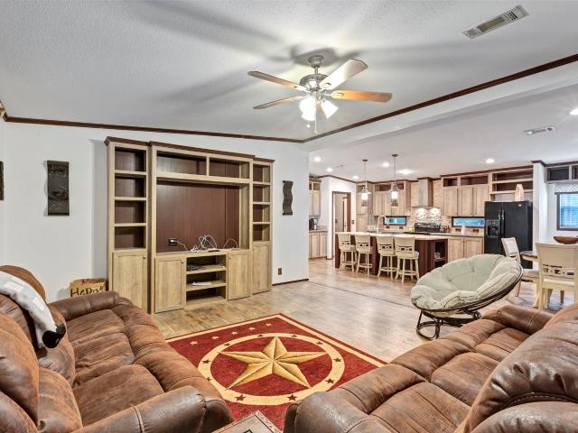 271 Shoreline Drive