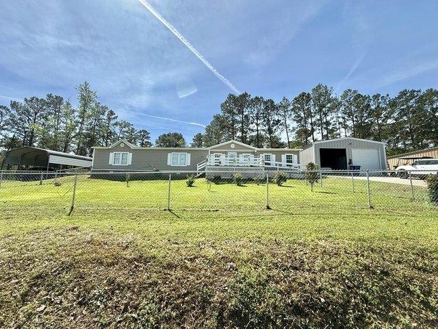 271 Stonewall Dr, Hemphill, TX 75948