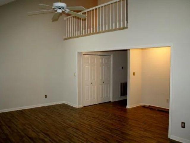 271 Woodcastle Dr