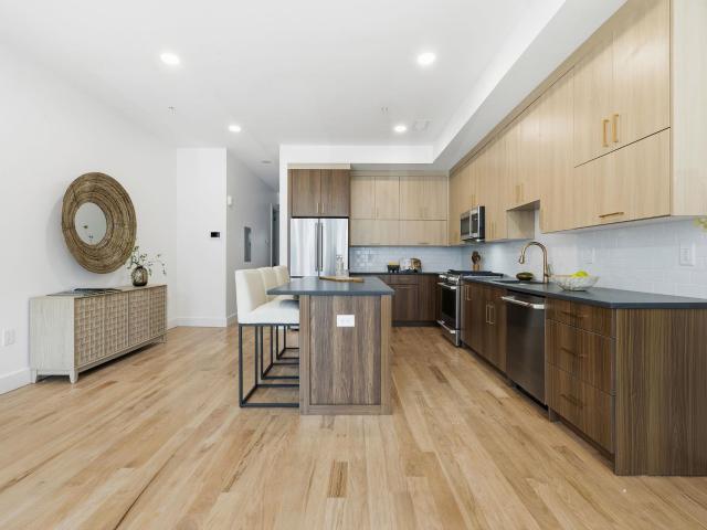 271 Webster Ave # 2