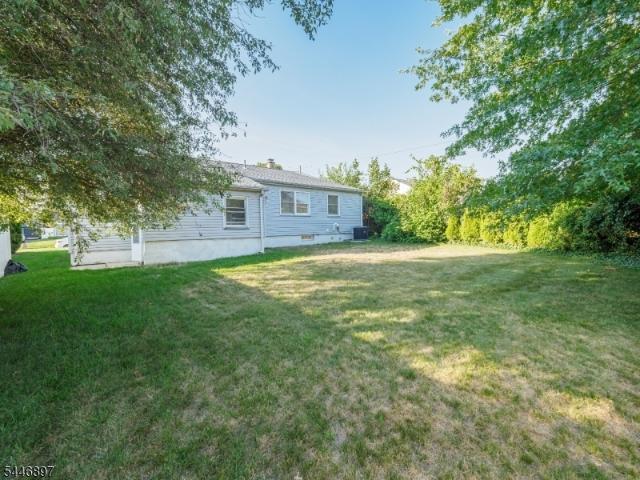 271 Valley Rd, Clark, NJ 07066 | MLS #4040