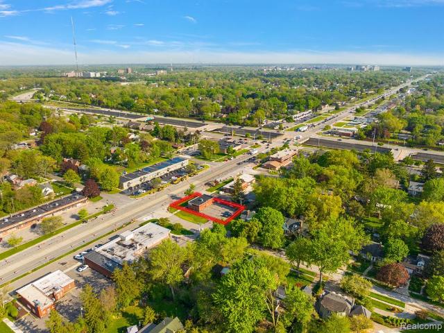 27241 southfield road
