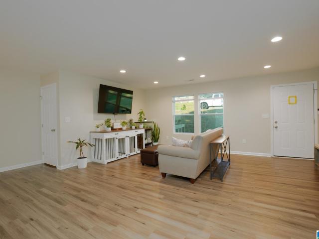 2724 Ne 7Th Place