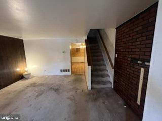 2724 Norland Road