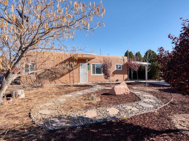 2724 Graceland Drive NE