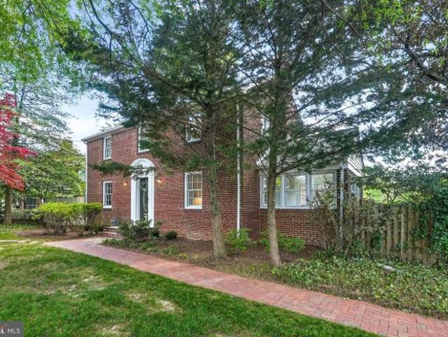 2724 King St, Alexandria, VA 22302