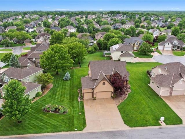 2724 SW Monarch Drive