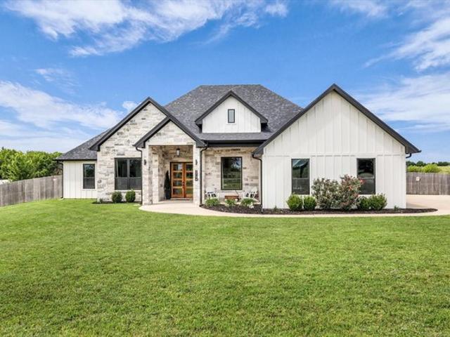 2724 Southwinds Dr, Lorena, TX 76655