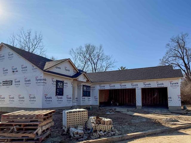 2724 W Woods Edge Dr, Peoria, IL