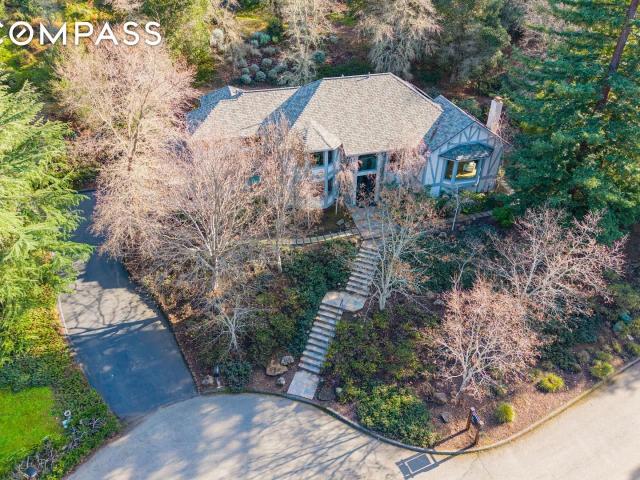 27251 Julietta Lane, Los Altos Hills, US, CA