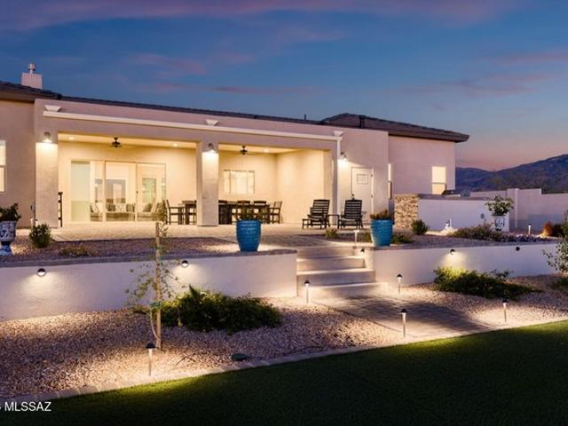 2725 N Megafauna Ct, Tucson, AZ 85749