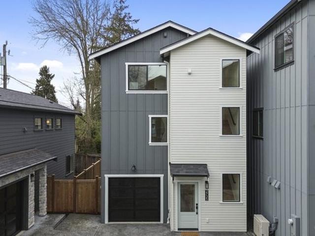 2725 NE 87th St, Seattle, WA 98115