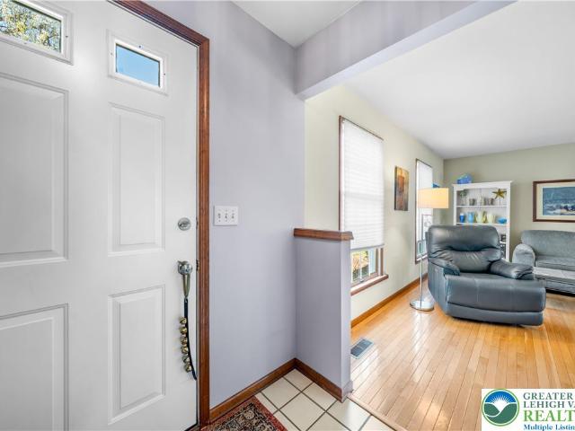 2725 Appian Way