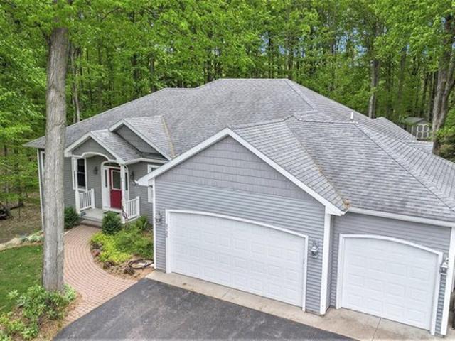 2725 Blue Meadow Dr, Traverse City, MI 49685