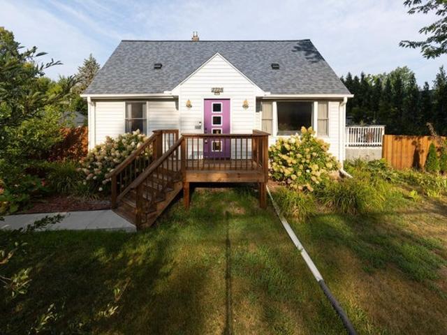 2725 Division St N, North Saint Paul, MN 55109