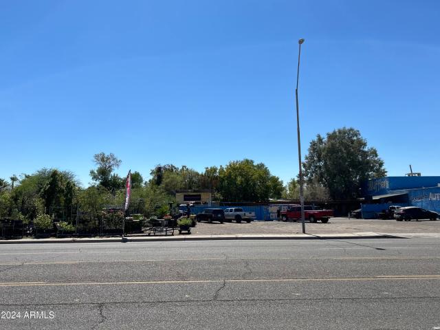 2725 e mcdowell road # 13