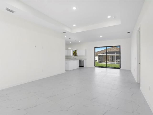 2725 Embers Pkwy W, Cape Coral, FL 33993 | MLS #O6423