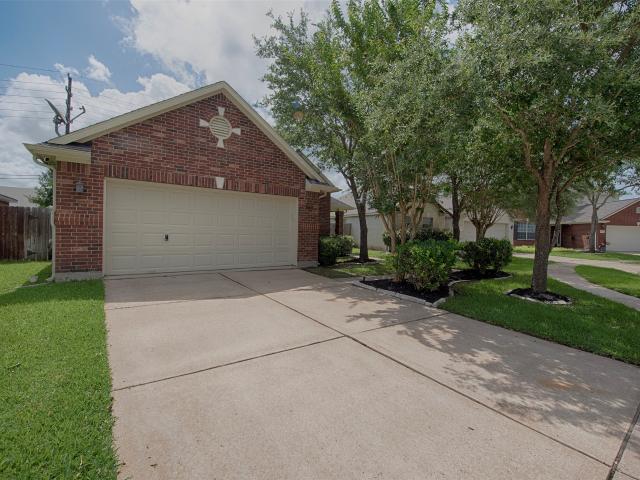 2725 Hidden Landing Drive