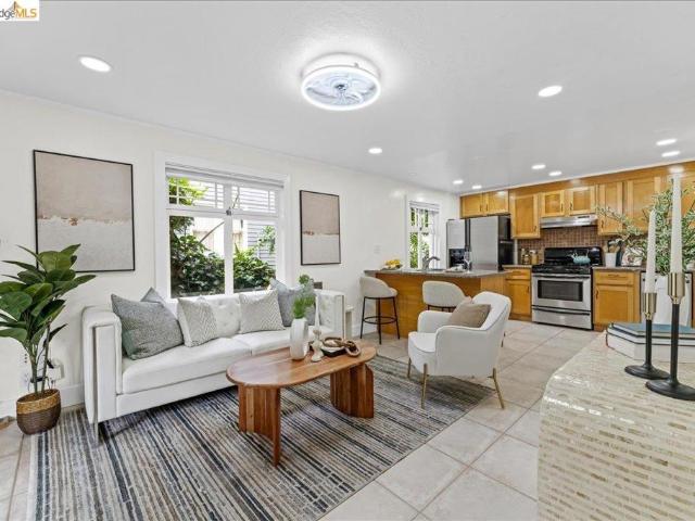 2725 Prince St. 10