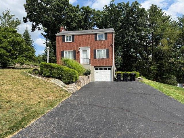 2725 Summit St, Bethel Park, PA 15102