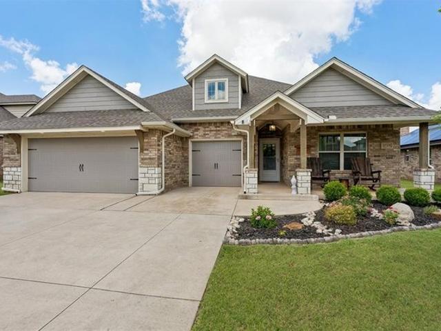 2725 Sunflower Dr, Edmond, OK 73013
