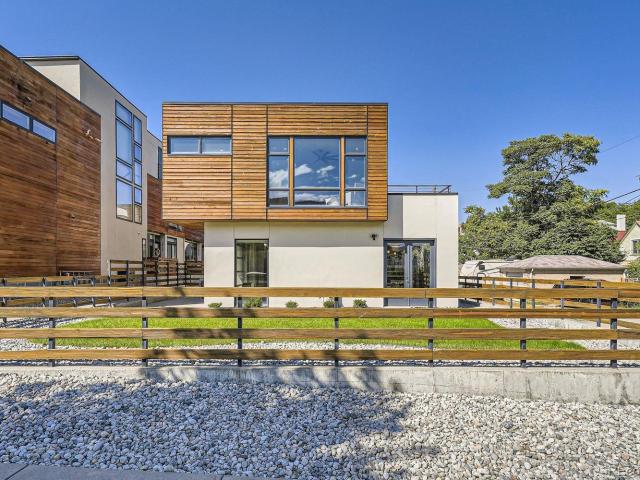 2725 W 21st Avenue