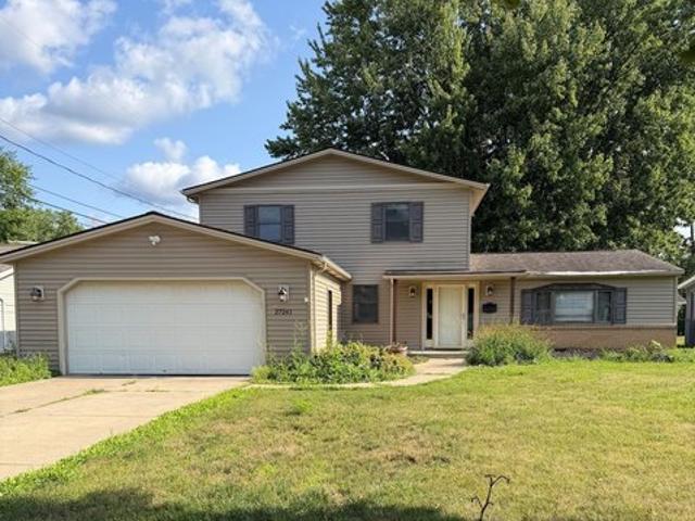 27261 Nantucket Dr, North Olmsted, OH 44070