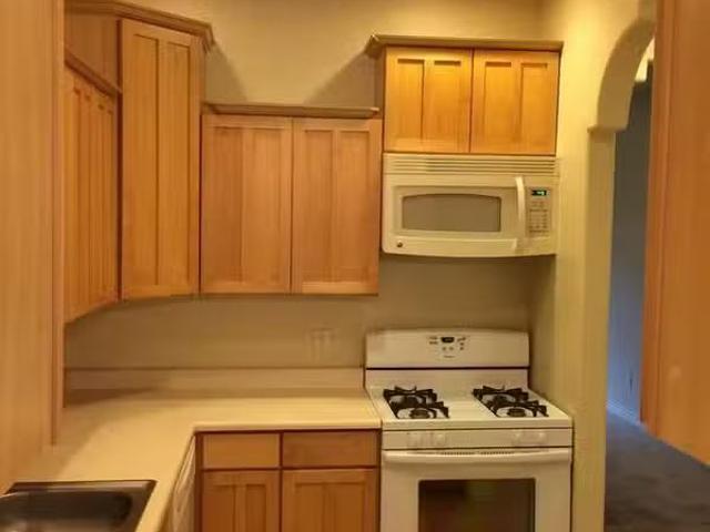 27266867 3344 S Litzler Dr