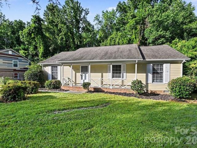 2726 Meadowcliff Dr, Charlotte, NC 28215