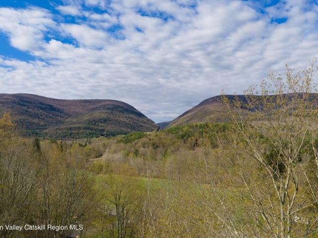 2726 New York 42, Lexington, NY 12452