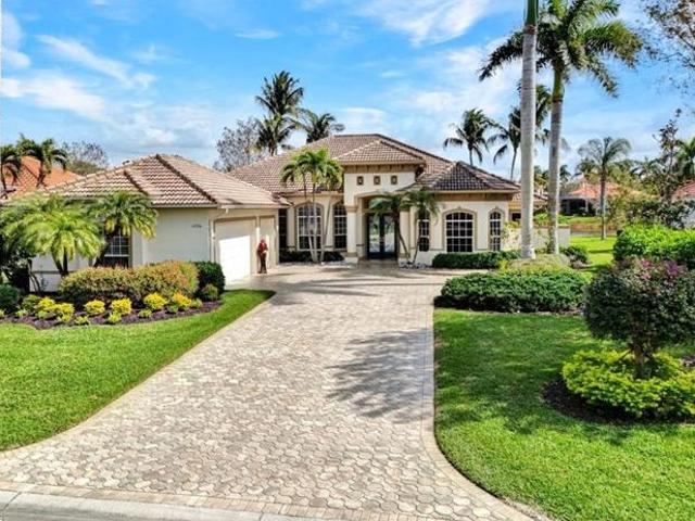 2726 Olde Cypress Dr, Naples, FL 34119