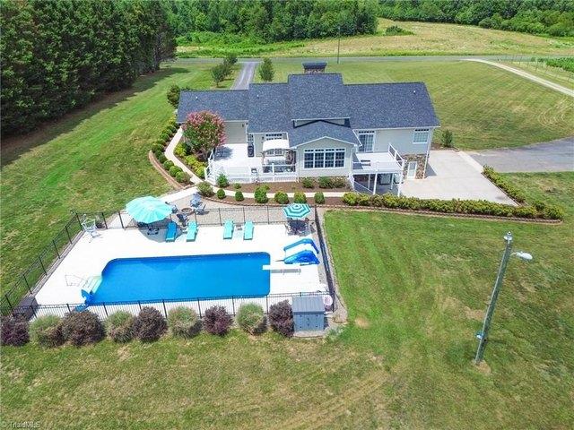 2726 Cedar Forest Rd, Ronda, NC 28670