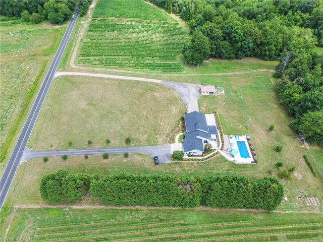 2726 Cedar Forest Road