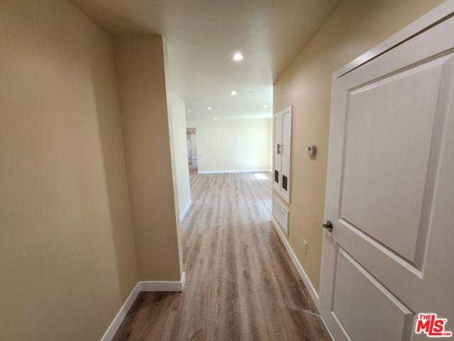 2726 S Cochran Avenue 101