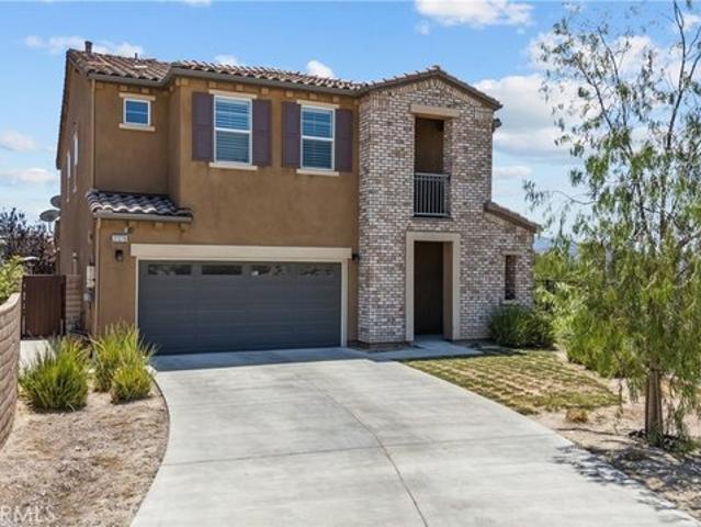 27278 Ardella Pl, Saugus, CA 91350