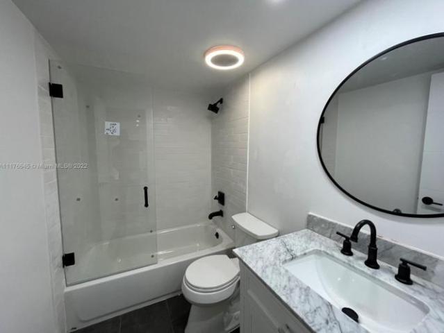 2727 NW 17th Terrace #305 Miami, FL 33125
