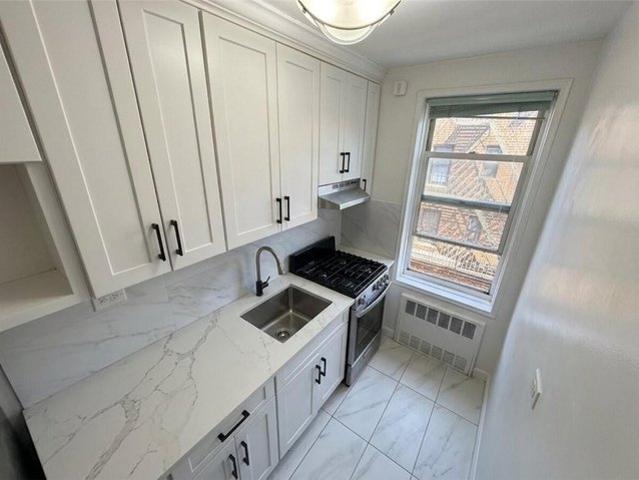 2727 Ocean Pkwy Apt F5, Brooklyn, NY 11235
